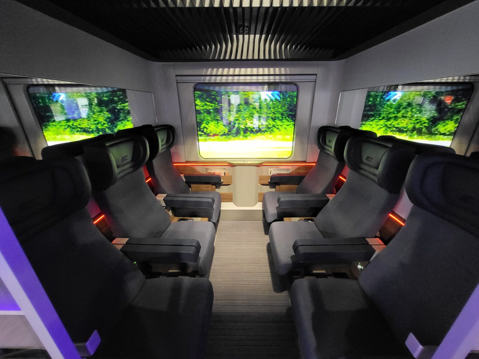 Nowy design przedziału pasażerskiego w PKP Intercity [ZDJĘCIA] – Raport ...